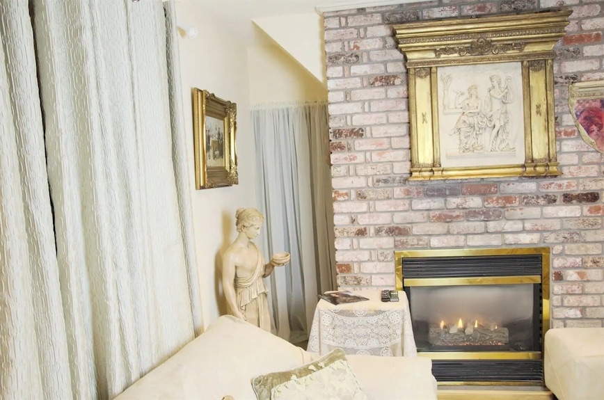 Private Cozy Suite In Monte Serenolos Gatos Walking Distance To Downtown - Saratoga, CA