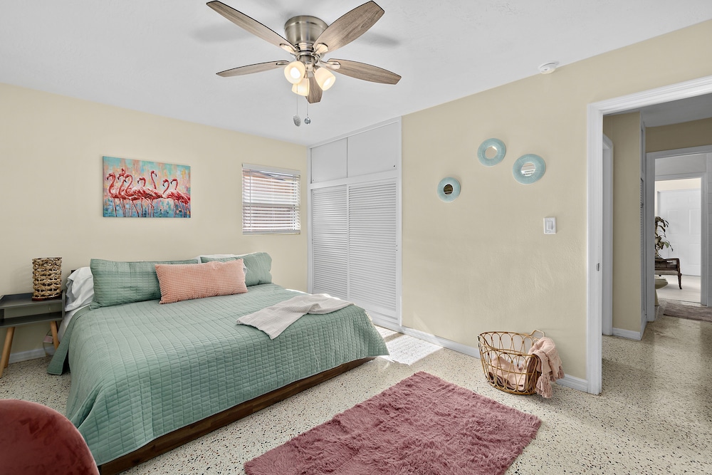 Tropical Oasis - 1 Block To Beach - Close To Downtown - Cocoa Beach, FL