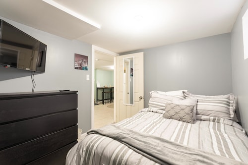 Private Cozy Basement 2 Br Apt. 30mins To Nyc!!! - Bloomfield, NJ