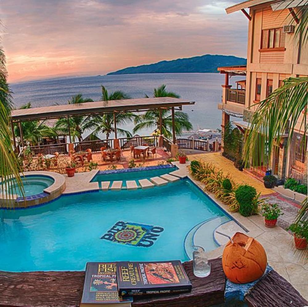 Pier Uno Dive Resort - Mabini