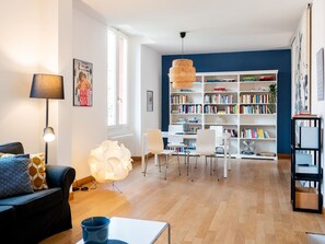 Apartamento Deluxe em Condomínio Fechado | Sala de estar