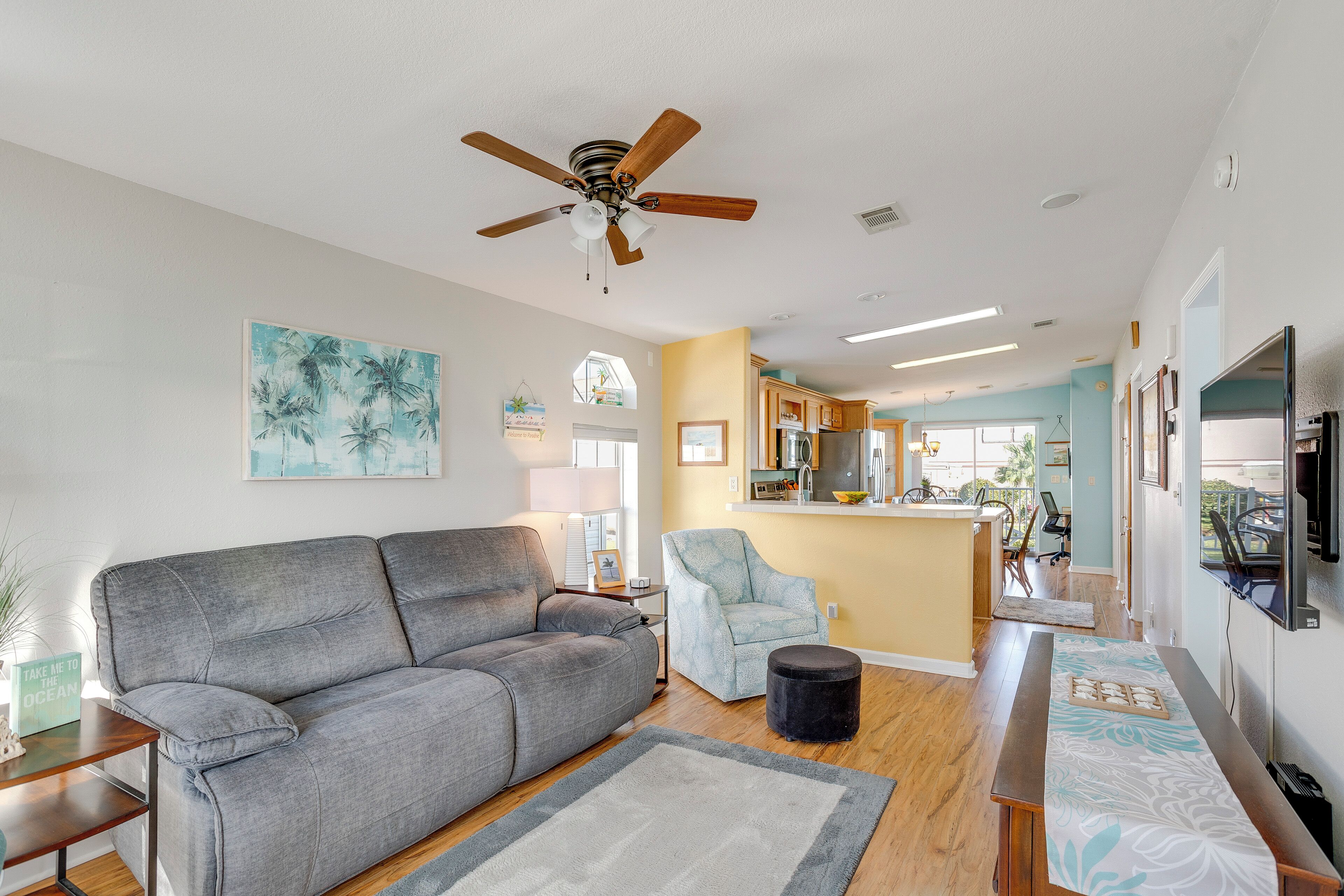 Nettles Island Jensen Beach Home: Walk To Ocean! - Jensen Beach, FL