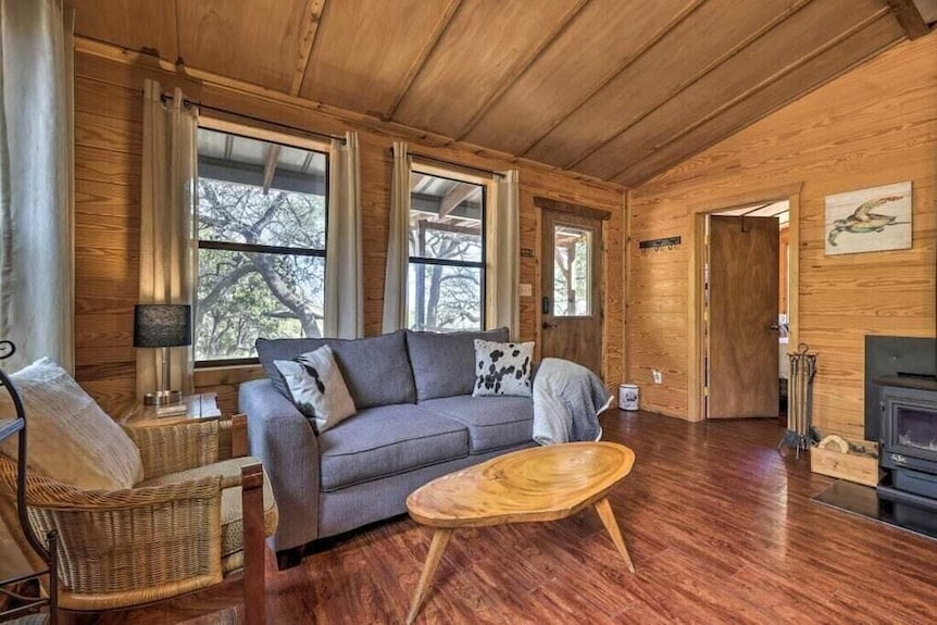 El Sol: Private Cabin With Hot Tub And Amazing Views, 3 Mi To Wimberley Square! - Wimberley, TX
