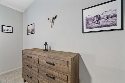 Cozy & Comfortable Medcenter Condo - Bellaire, TX