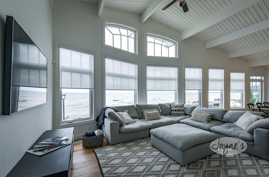 5 Bdrm, 3 Bath Beach Chalet! Steps To Georgian Trail! Georgian Bay Views! - Ontario