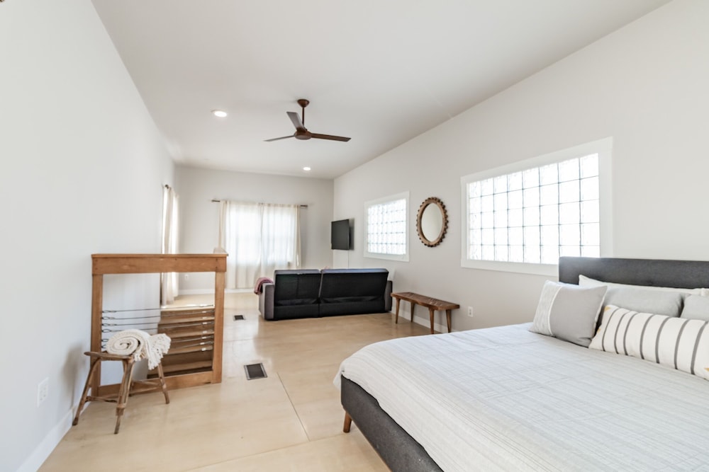 Studio Rental Situated In The Heart Of Downtown Newburgh. - Boonville, IN