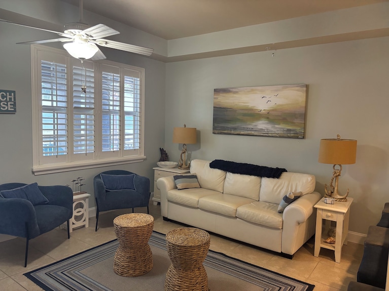Relax And Save! Escape On Sunny Fort Myers Beach In A 2br/2ba W/ Pool/ Gulf View - 포르 마이어스 비치