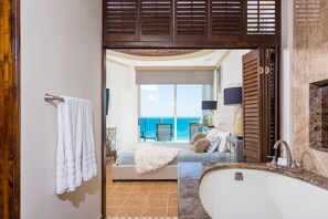 Suite Premium | Com decoração personalizada, com mobília individualizada, Wi-fi grátis