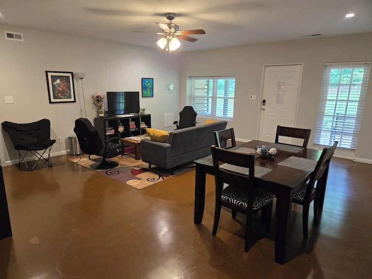 Oconee Oasis: 2br/2bed Updated Suite W Scenic View - Tennessee