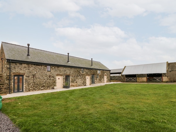 Sgubor, Pet Friendly, With Hot Tub In Llangefni - Rhosneigr