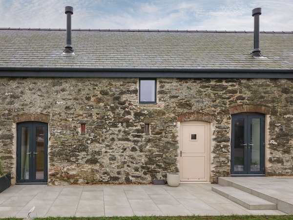 Beudy, Pet Friendly, With Hot Tub In Llangefni - Rhosneigr