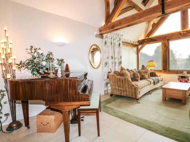 Swallows Barn, Family Friendly, With A Garden In Chesterfield - Staffordshire