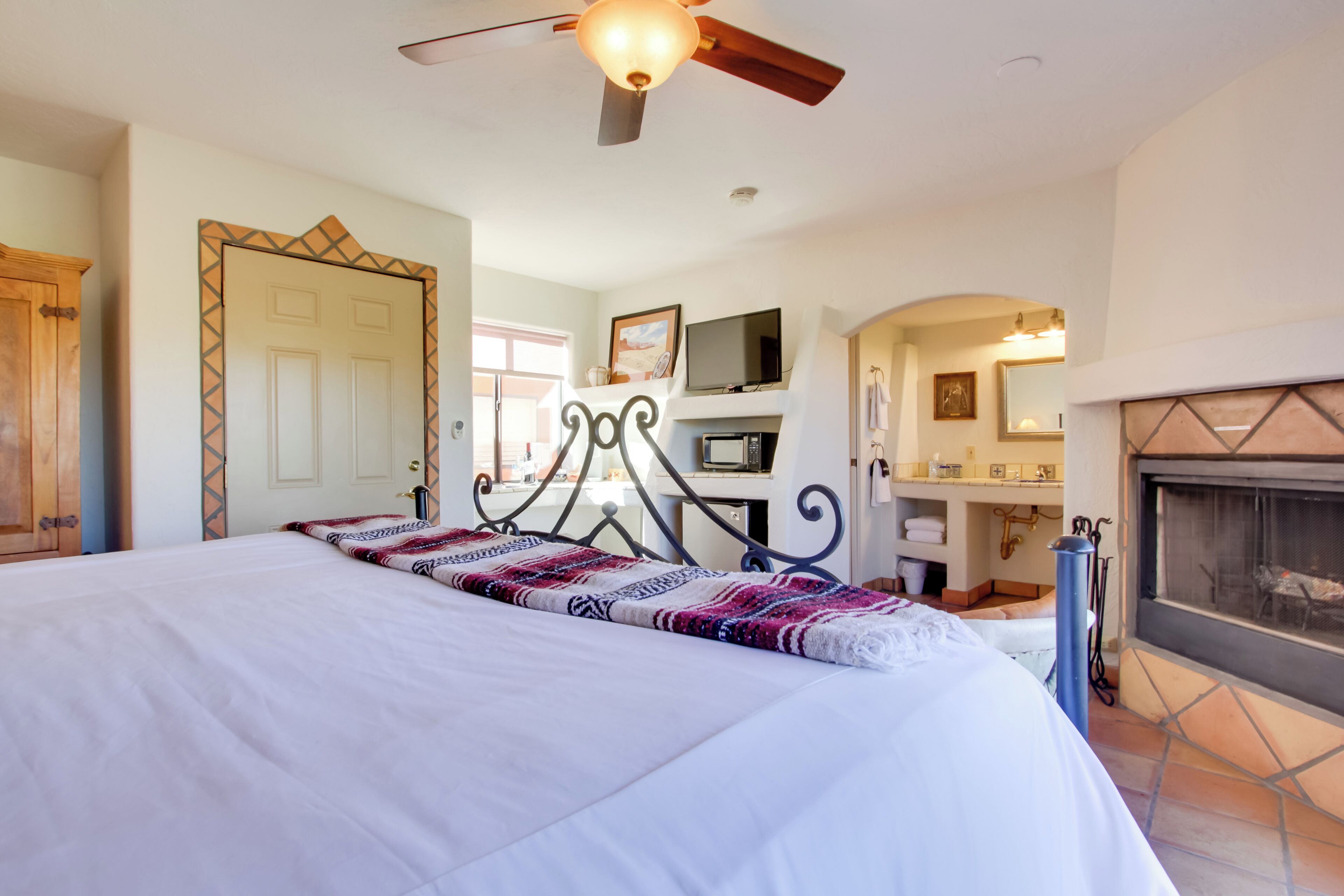 Patio W/ Views: El Encanto At Full Circle Ranch! - Cave Creek, AZ