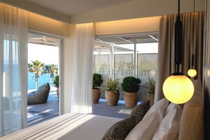 Loft Junior Suite Sea View | Cofres nos quartos, escrivaninha, espaço de trabalho para notebook