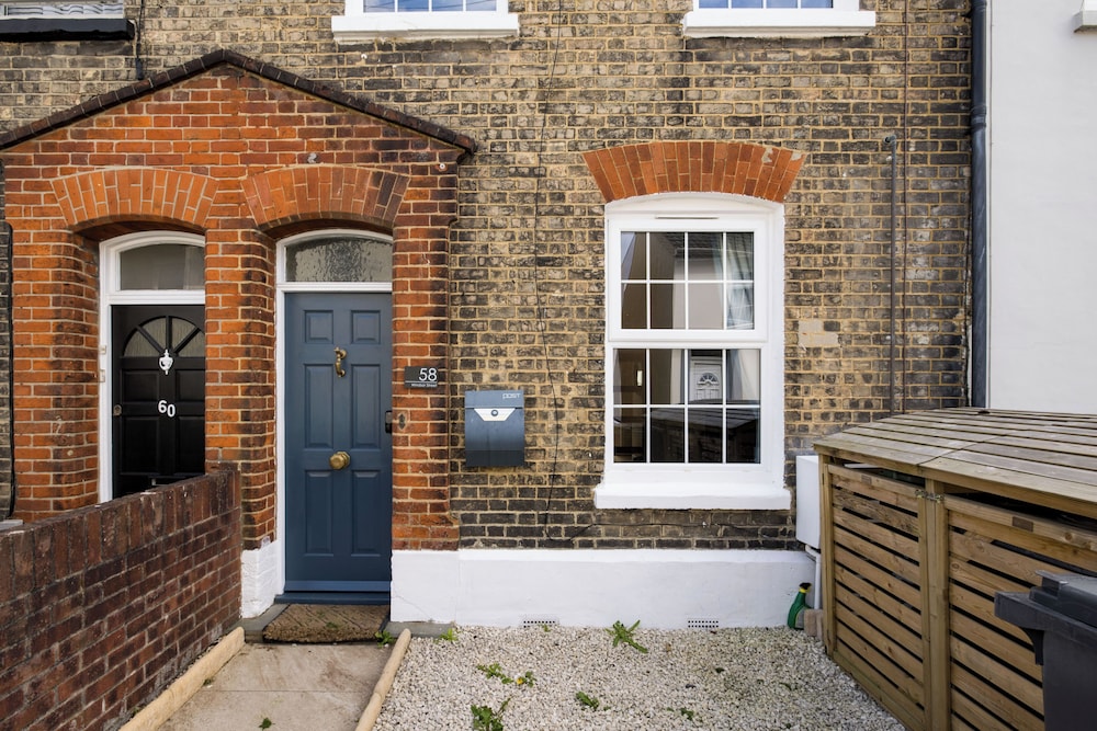 Salisbury Residences By Charles Hope - Salisbury