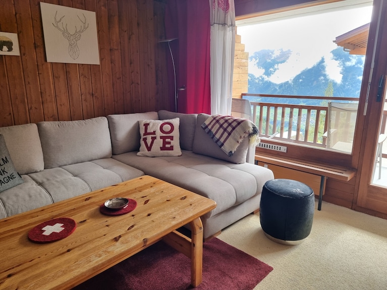 Very Central 2 Bedroom Flat With Kitchen, Semi-private Pool/gym/sauna, Views - Martigny