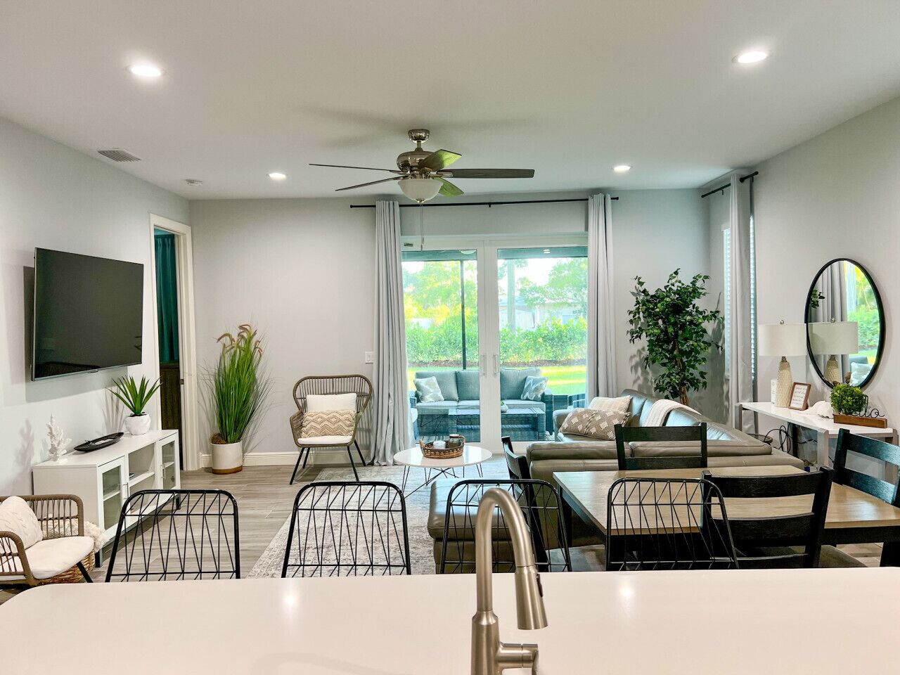 Venice Home Near Venice Downtown & Venice Beach - Venice, FL