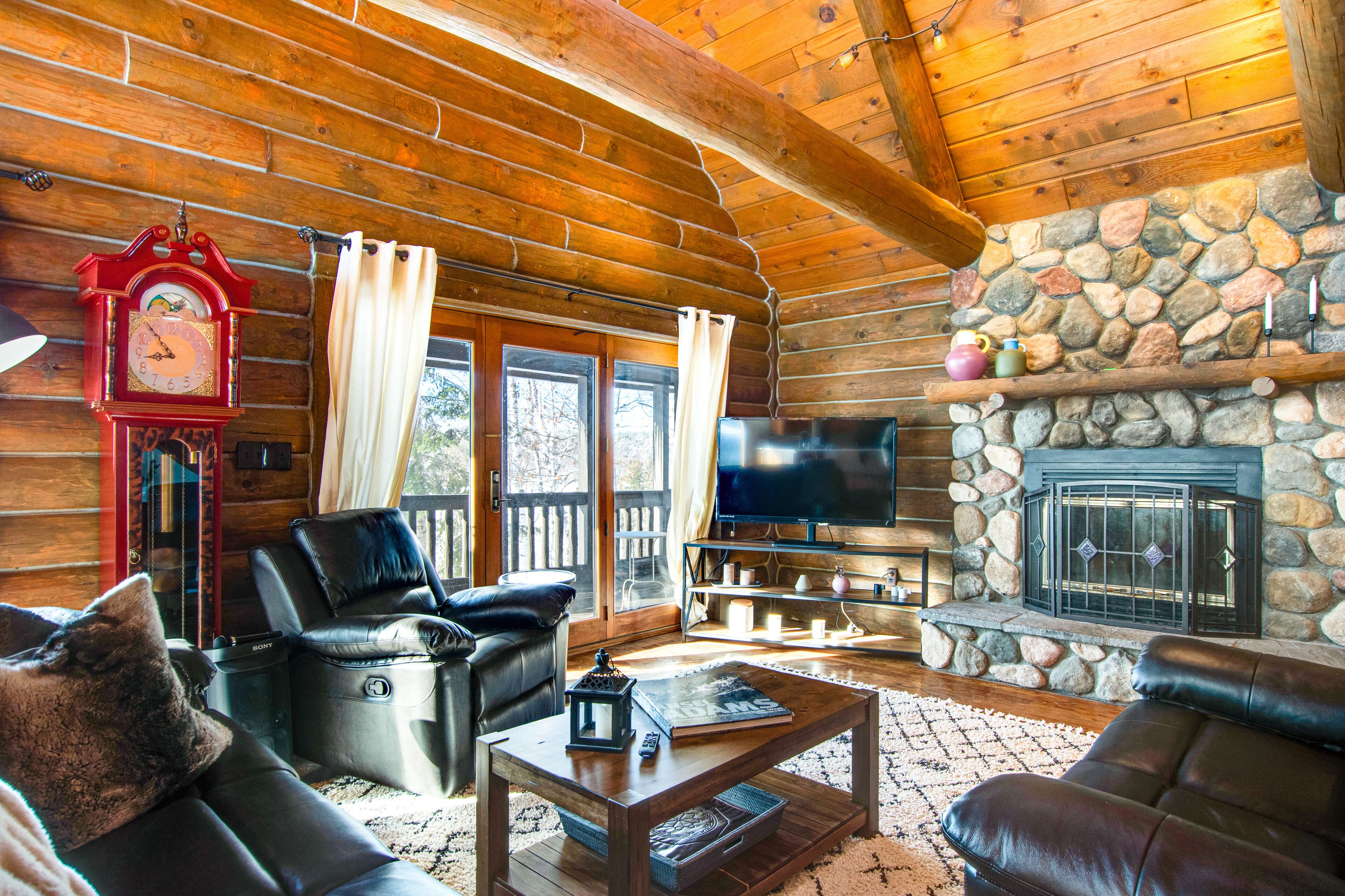 Fun Family Retreat On The Lake W/ High-speed Wifi, Furnished Deck & Dock - Presque Isle, WI