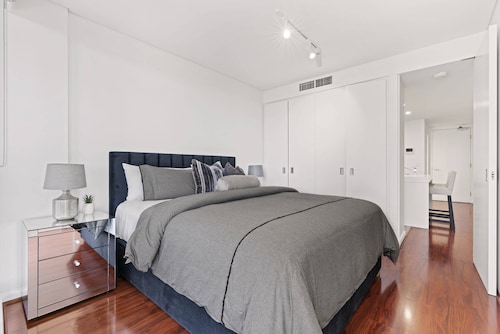 Darling Harbour Views - Sydney