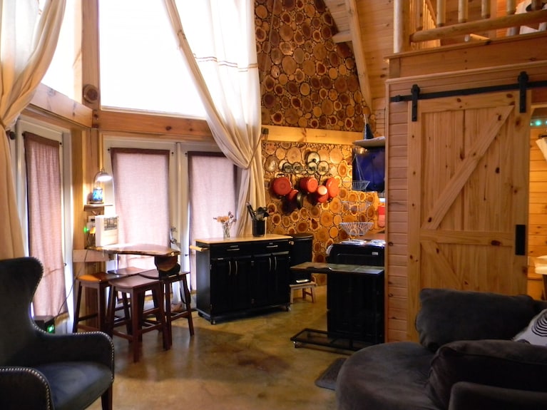 Unique & Cozy A-frame Retreat In The Hocking Hills - Laurelville, OH
