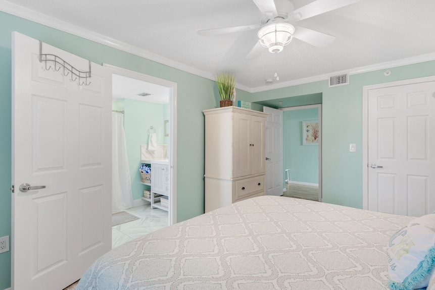 Fort Walton Beach/destin Beachfront 2-bedroom, 2-bathroom 3rd Floor Corner Condo - Okaloosa Island, FL