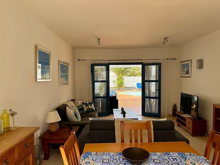 Beautiful Villa With A Private Heated Pool And Roof Terrace. - Playa Blanca