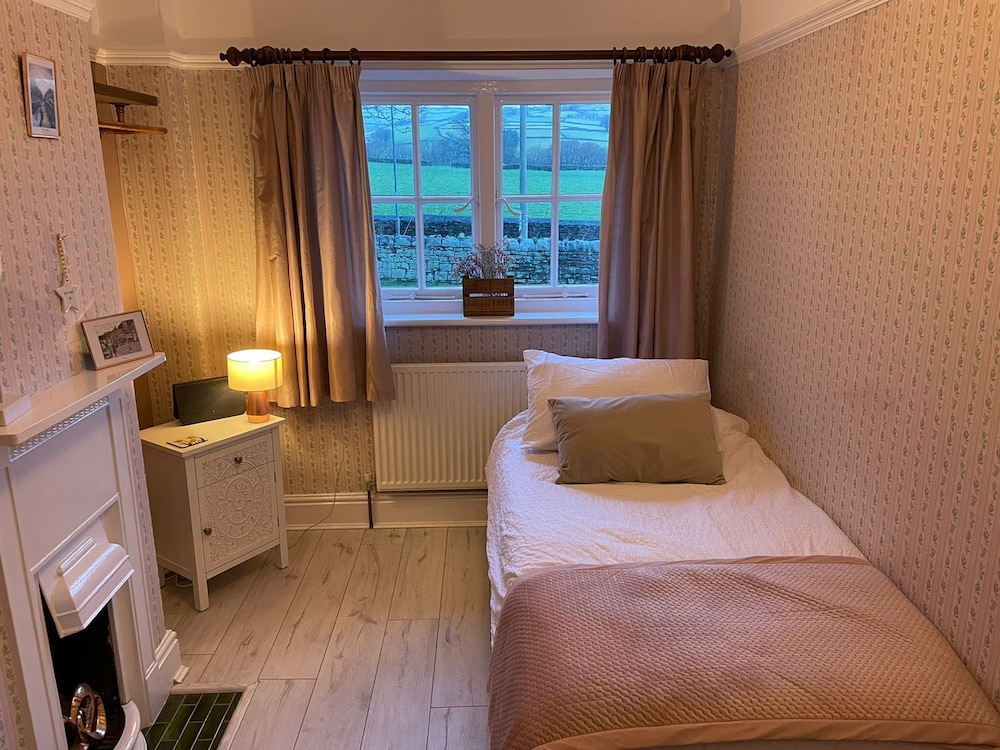 Traditional Cottage With Stunning Views And Walks On The Doorstep. - Holmfirth