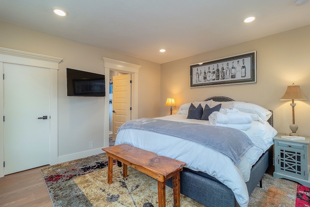 Rose Street Retreat- 2 Blocks From Downtown- Dog Friendly - Walla Walla, WA