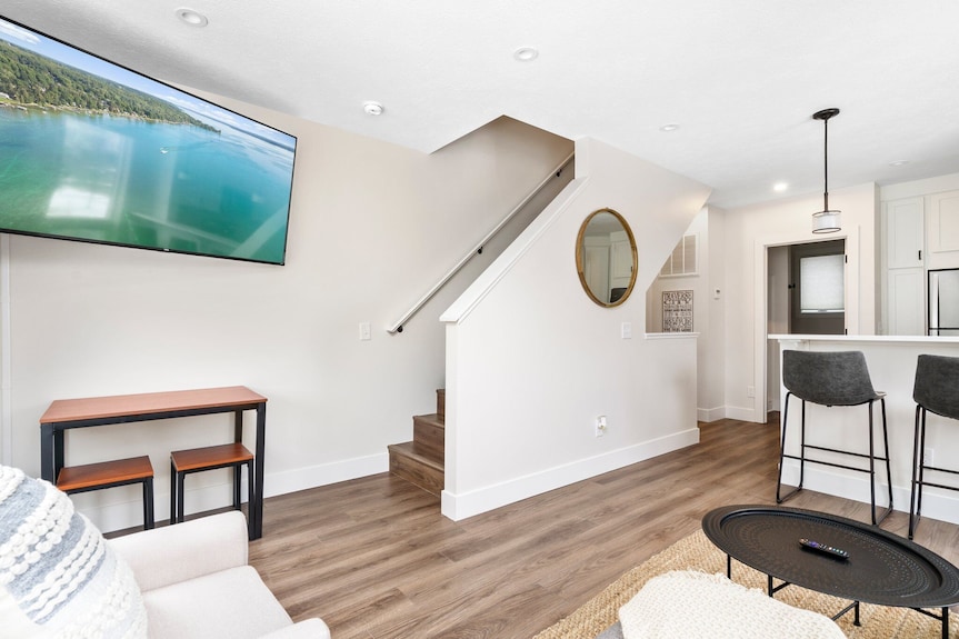 Summer Break! Private Rooftop & Garage! New 2br - Traverse City