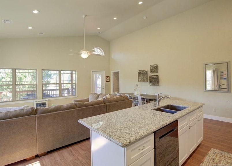 Cabin At Dripping Springs - Disney, OK