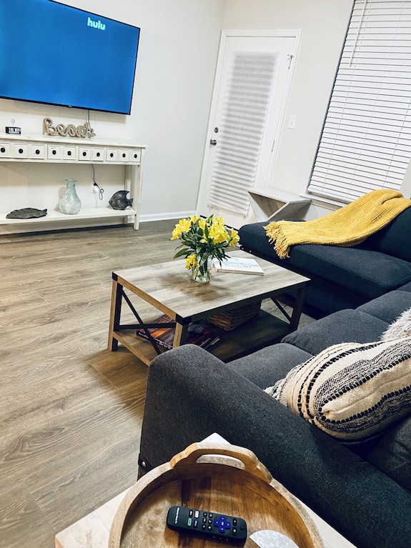 Coastal Charm- 4br Spacious, With Resort Pool- Bright And Inviting - Delaware