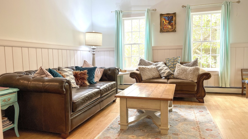 Cozy Greenport Village Cottage - Sandy Beach, NY