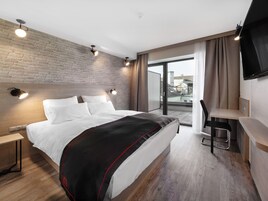 Quarto casal luxo | Cofres nos quartos, escrivaninha, quartos à prova de som