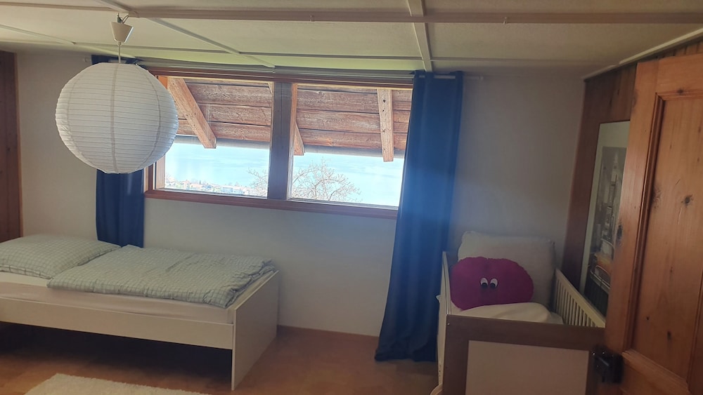 Cozy Vacation Home With Views Of Lake Thun And The Alps - Sigriswil
