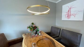 Apartamento Superior, casa de banho privativa | Restaurante