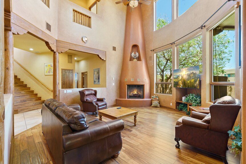 " Santa Fe Style" 4bedrooms, Hot Tub And Pets Welcome, 5g Fiber Wifi ! - Rio Rancho, NM