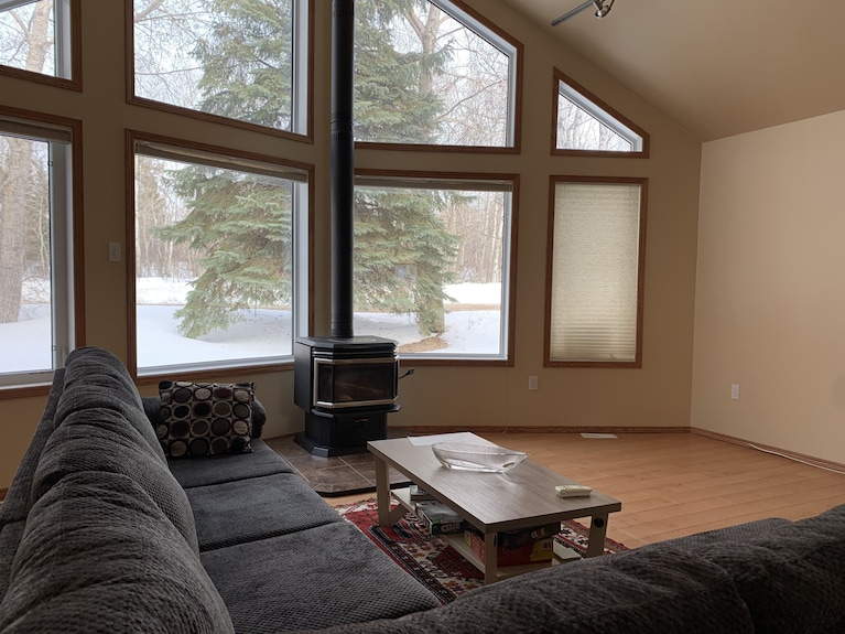 3 Bedroom Cottage - Sunroom + Patio + Fire Pit - Manitoba