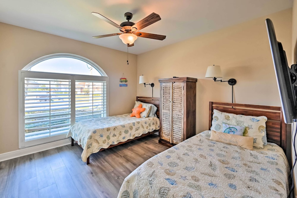 House W/ Heated Pool & Grill - Walk To Beach! - Marco Island, FL