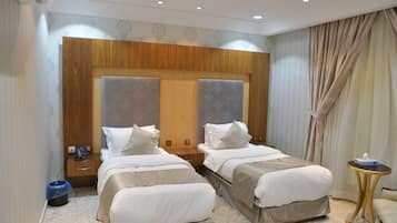 2 quartos, roupas de cama premium, cofres nos quartos, cortinas blackout