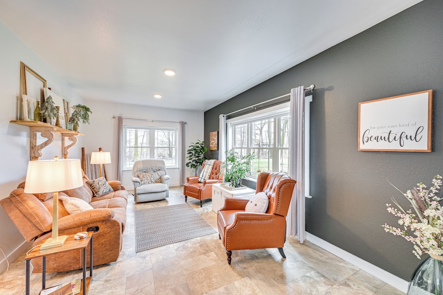 Shipshewana Guest House With Fire Pit! - Splash Universe, Shipshewana