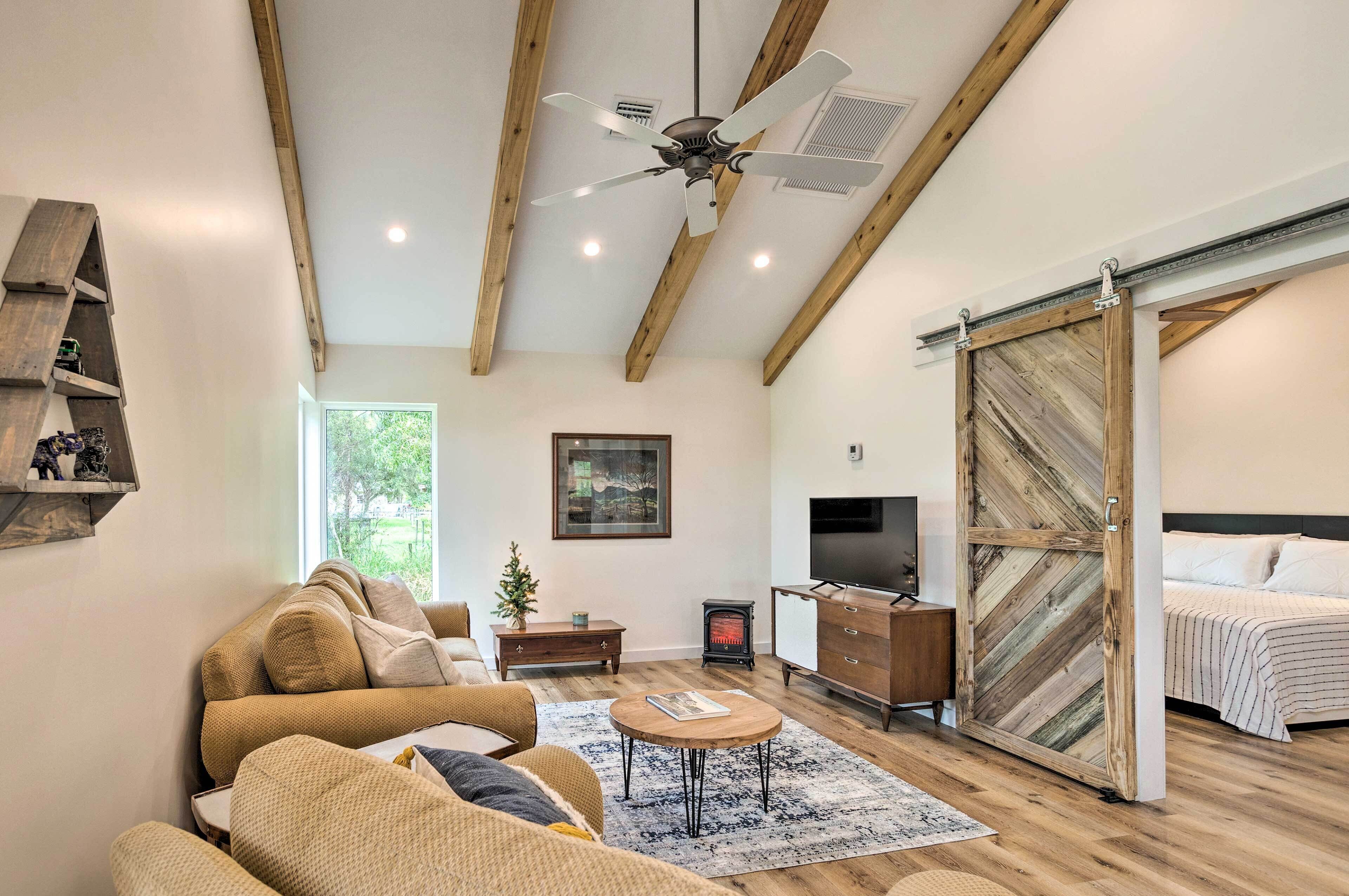 Trendy Palm City Cottage W/ Porch On 5 Acres! - Caribbean