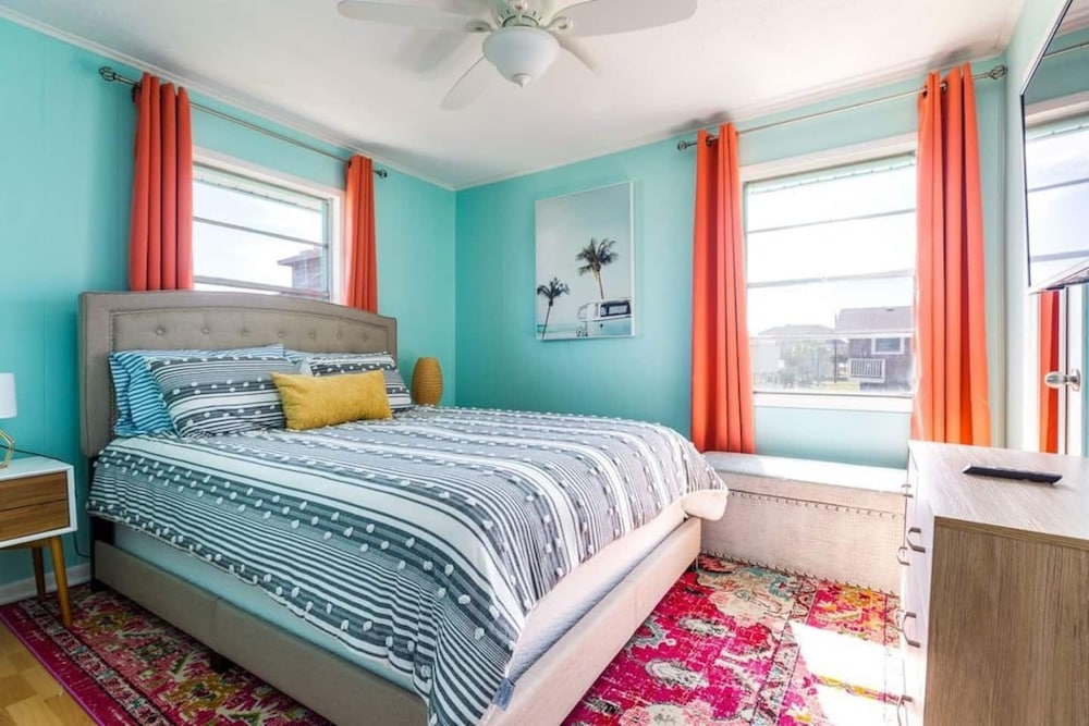 Beach Blanket Bungalow In Pirates Beach-beach View - Galveston, TX