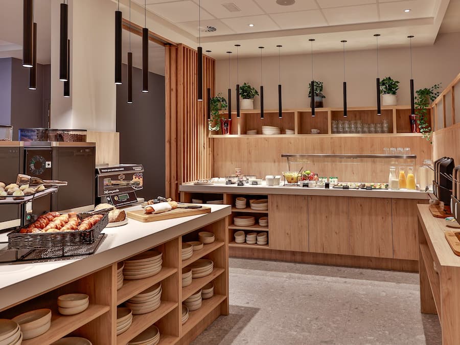 Café da manhã com buffet todos os dias (EUR 20 por pessoa)