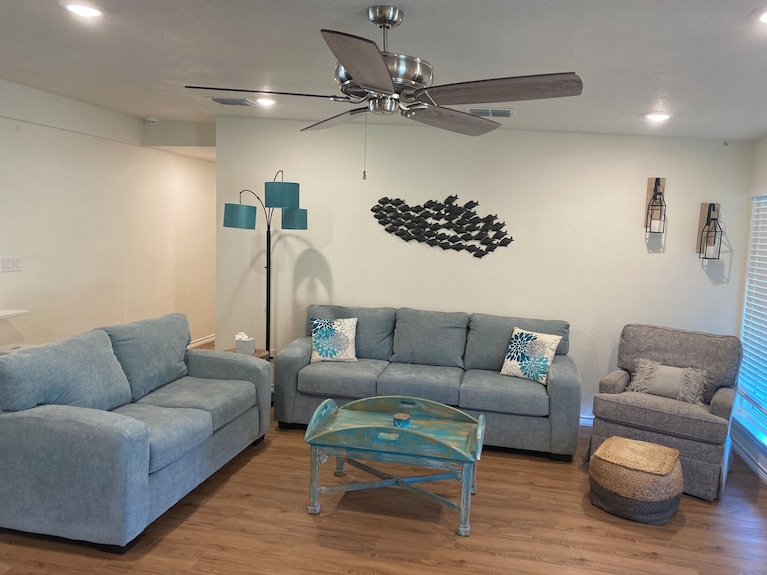 Waterfront 5/3 Roomy Home, Constant Level Lake Lbj, Jet Ski Ramp & Covered Porch - Kingsland, TX