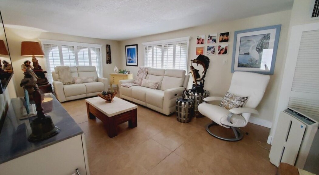 Keys Tropical Bungalow! Delightful And Spacious 3/2 Makes A Great Getaway. - Key Largo, FL