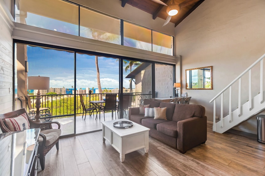 Stunning 3 Br Penthouse: Ocean Views, Ac, Lanais, Steps To Beach - Hawaii