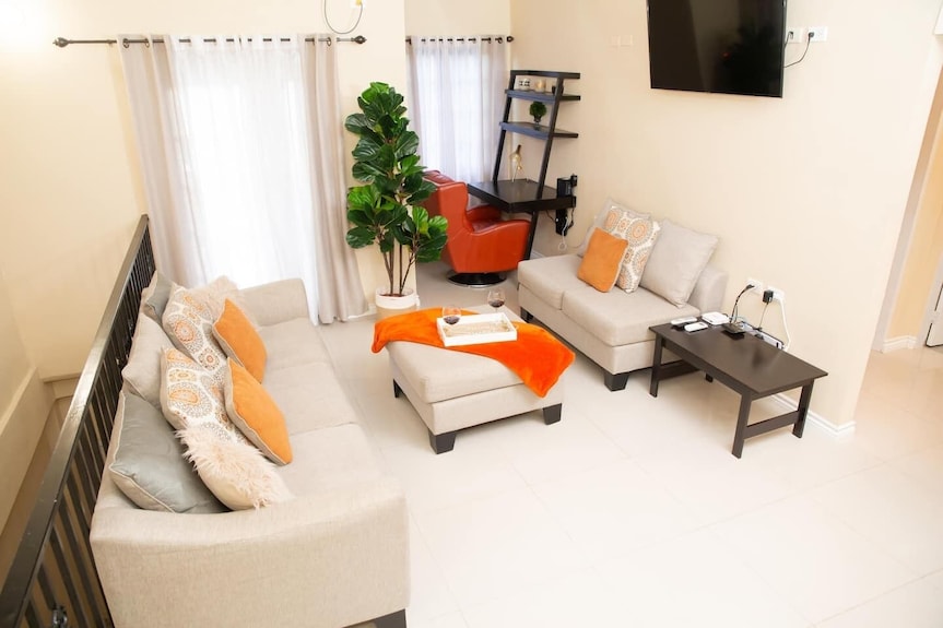 Stacys Place #2: 2 Bedroom Apartment - Port of Spain