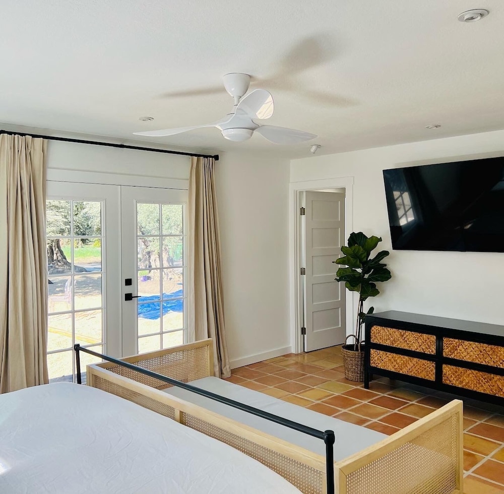 Walk To Downtown Healdsburg--luxury Healdsburg Vacation Rental - Healdsburg, CA