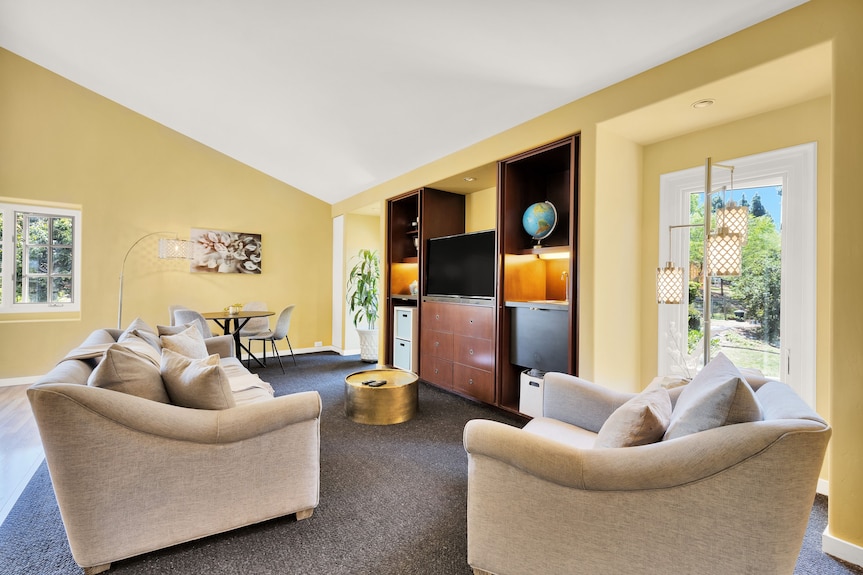 Private 2 Bedroom / 1 Bath Apartment - Secluded 2 Acre Estate/orchard - San Diego, CA