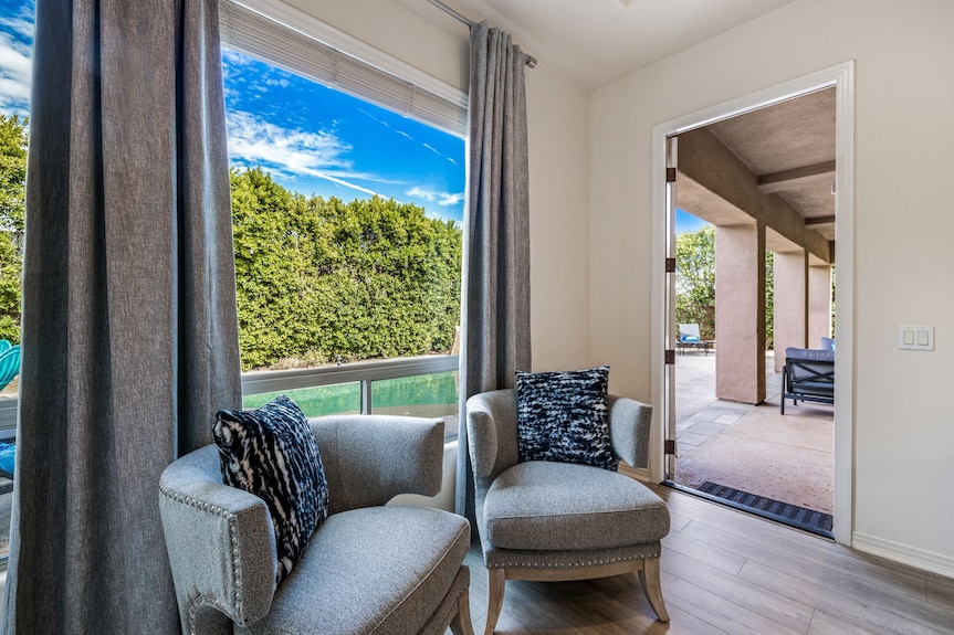 The Carefree Hideaway: Walking Distance To Coachella! - Indio